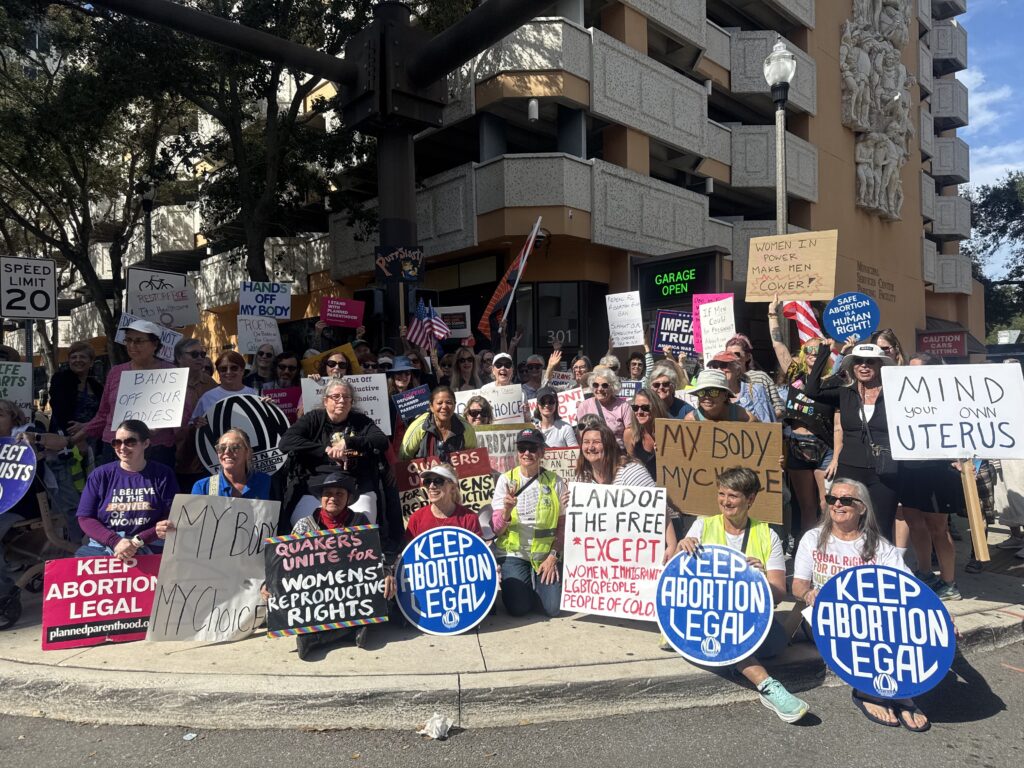 Demonstrators mark Roe v. Wade anniversary, calling for federal ...